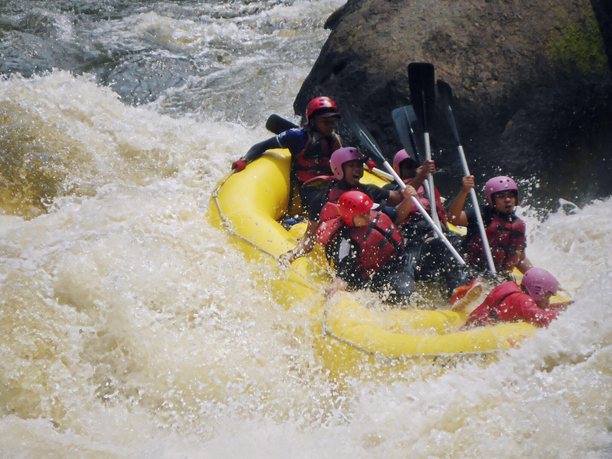 Team building - White water rafting at Kuala Kubu Bharu | Suleiman & Co ...